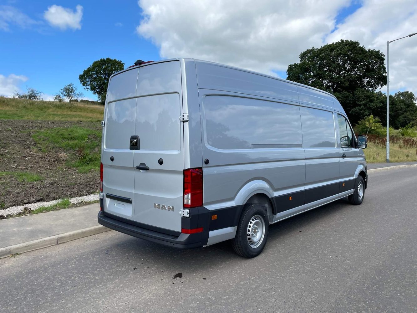 Best Large Vans of 2025 | Steadplan